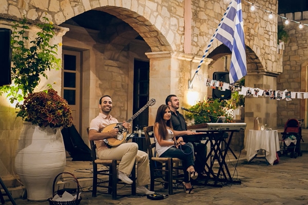 Ρουστικ γαμος στην κρητη | Becca & Will - Love4Weddings