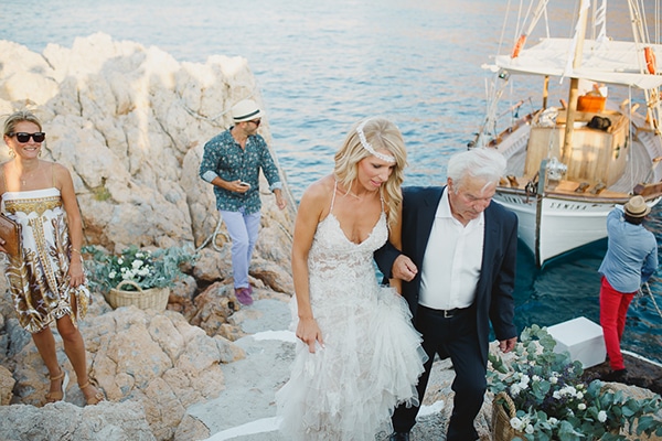 Ρουστικ γαμος στην Υδρα | Νια & Θοδωρης - Love4Weddings