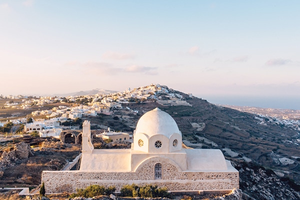 Chic γαμος σε ξωκλησι στη Σαντορινη | Αλεξια & Βασιλης - Love4Weddings