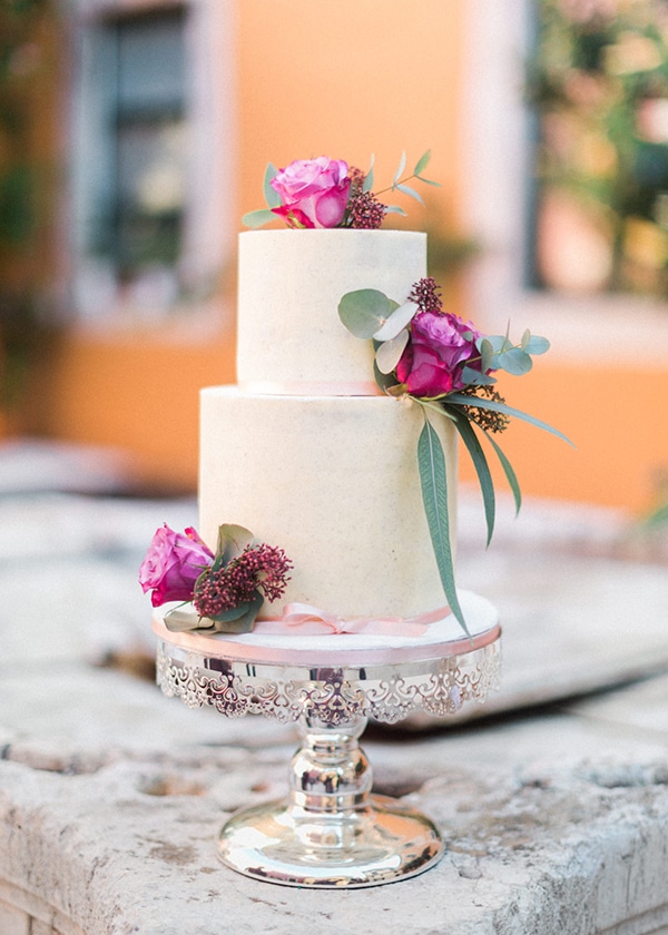 Τουρτα γαμου με φυσικα λουλουδια - Love4Weddings