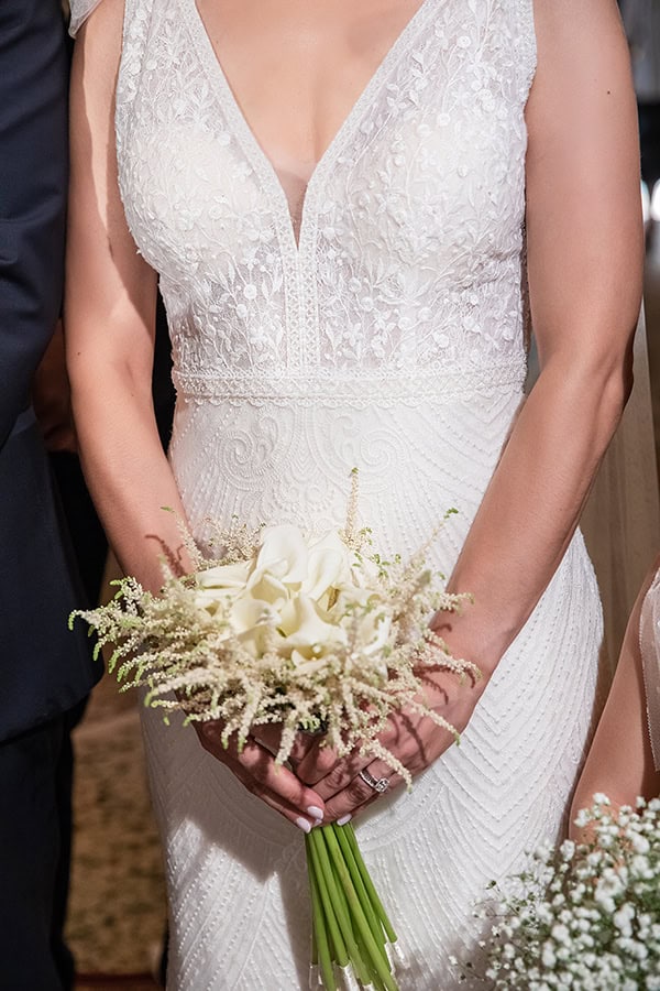 Νυφικό μπουκέτο με όμορφες άσπρες κάλλες - Love4Weddings