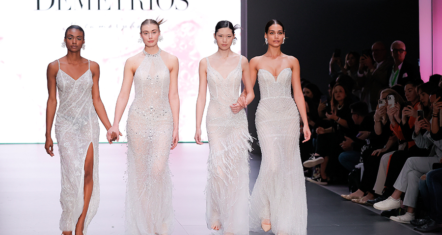 εντυπωσιακά νυφικά Demetrios όπως παρουσιάστηκαν στη Barcelona Bridal